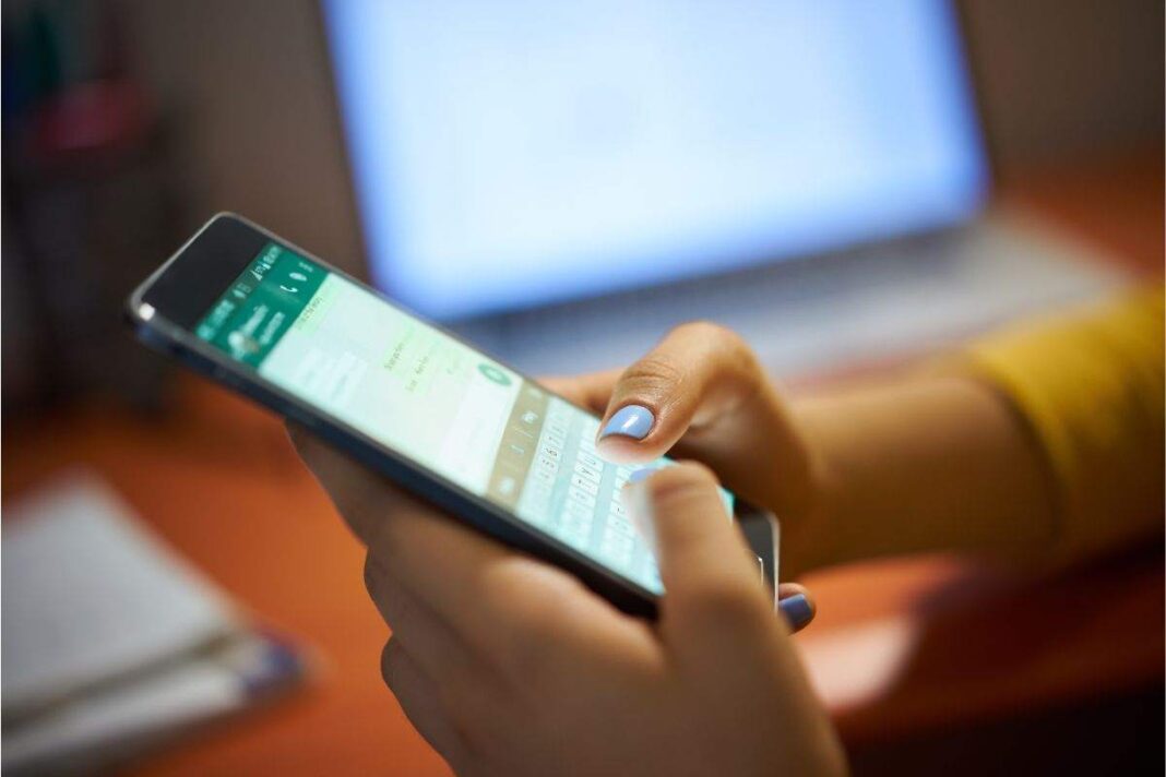 Whatsapp, il trucco per chattare con chi vuoi senza avere il contatto ...