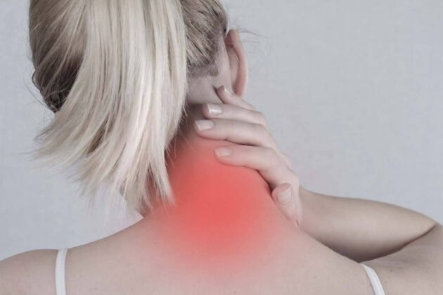 Rigidità e dolori al collo, dieci esercizi per sciogliere i muscoli ...
